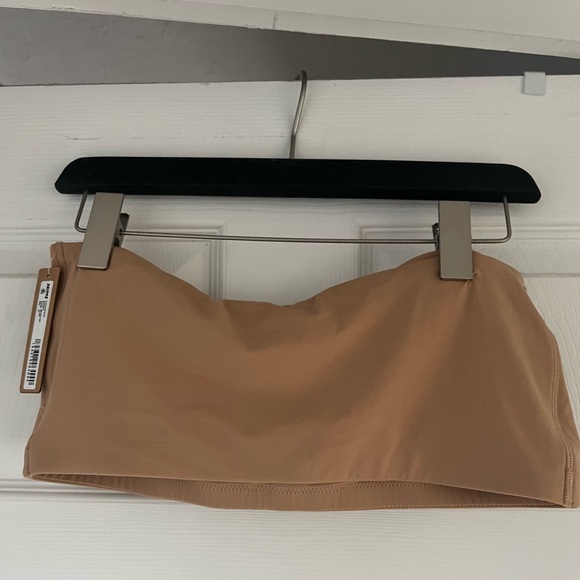 SKIMS | Intimates & Sleepwear | Nwt Skims Tan Strapless Bandeau Top ...